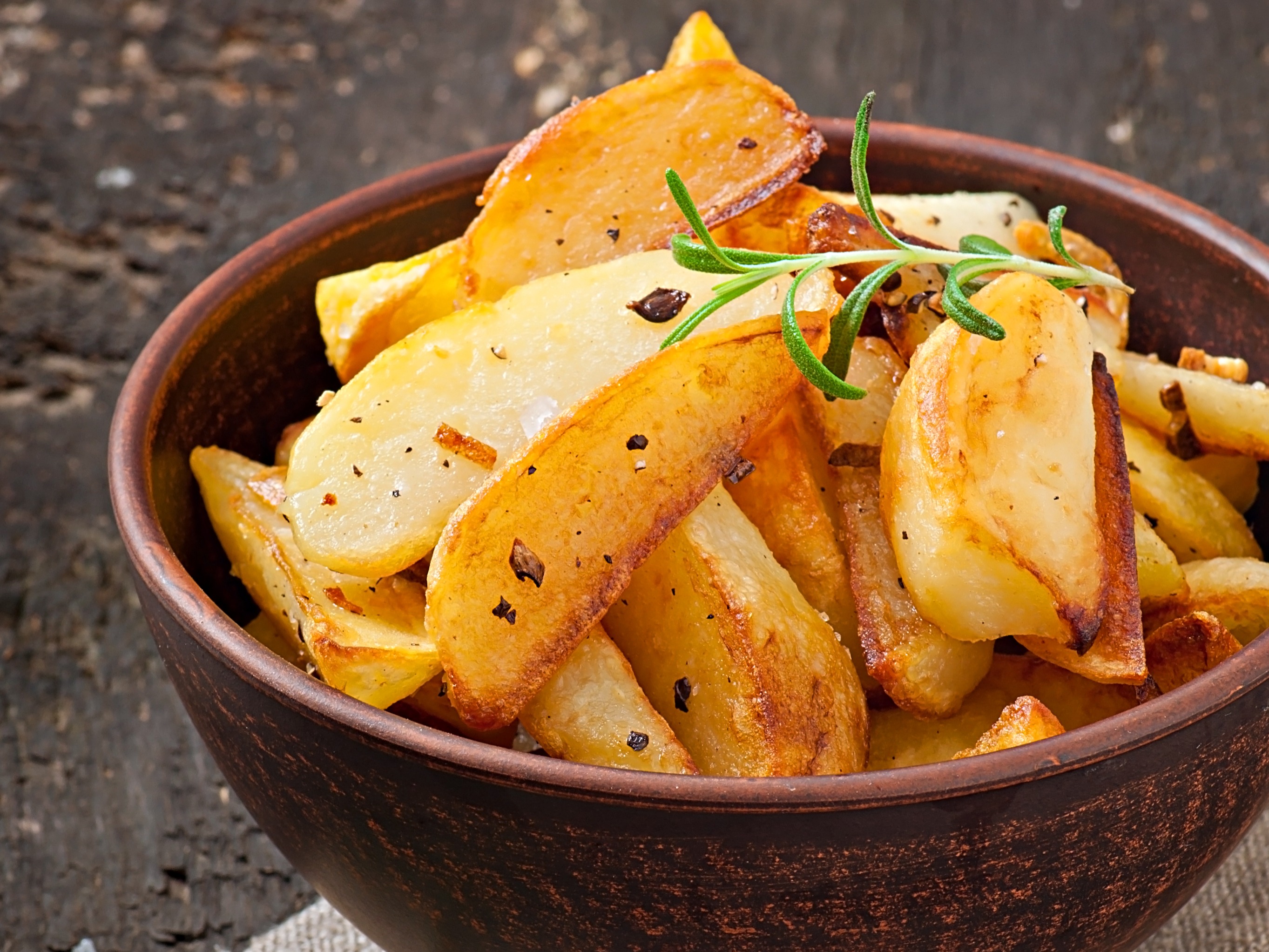 Aprenda o segredo da batata rústica na airfryer crocante como a de ...