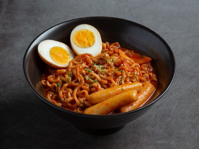 Tteokbokki: veja como preparar prato viral coreano
